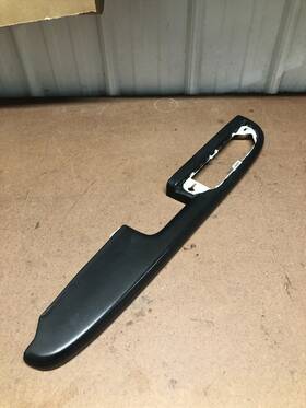 2388351 GM Driver Interior Door Arm Rest Handle Yukon Denali