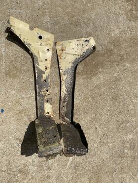 1-D-73 MOPAR Body Inner Fender Brackets Duster Scamp Dart